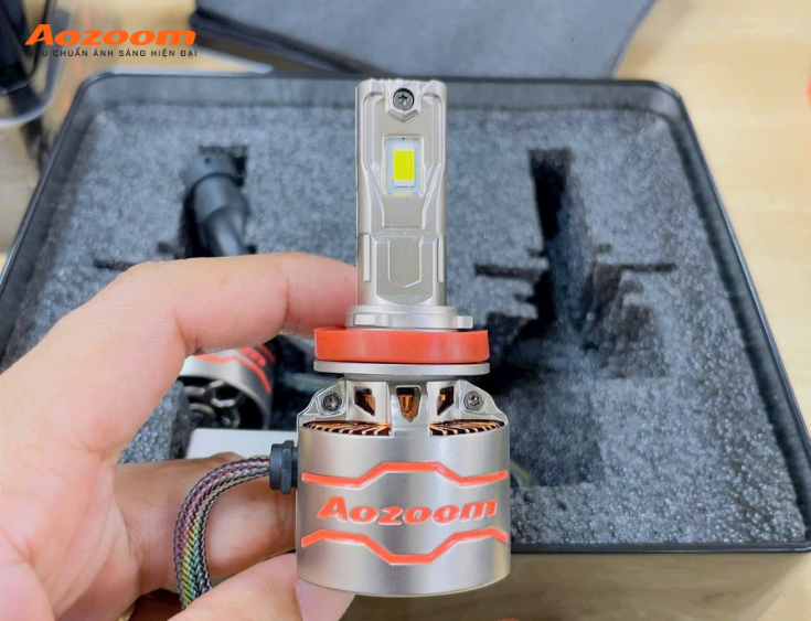 Thay bóng đèn LED ô tô hết bao nhiêu tiền?